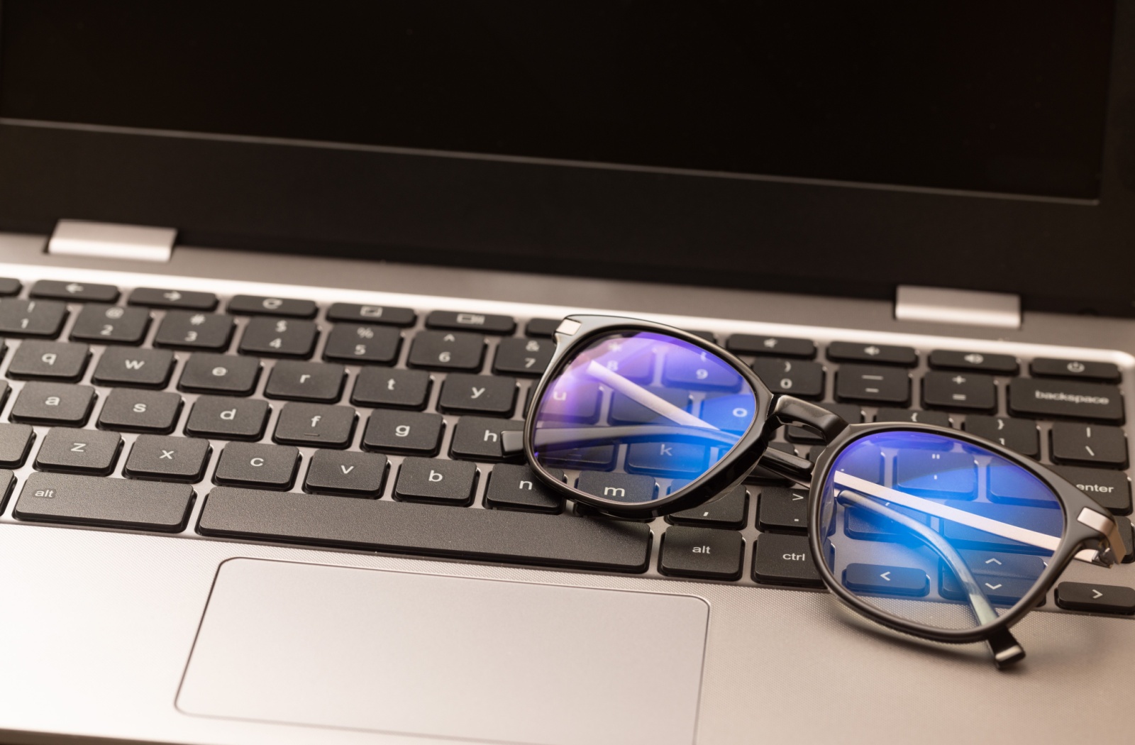 Nausea & Eye Strain: 10 Remedies to Try Today